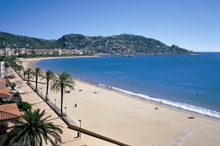 Appartement Moderne Face Mer - Roses