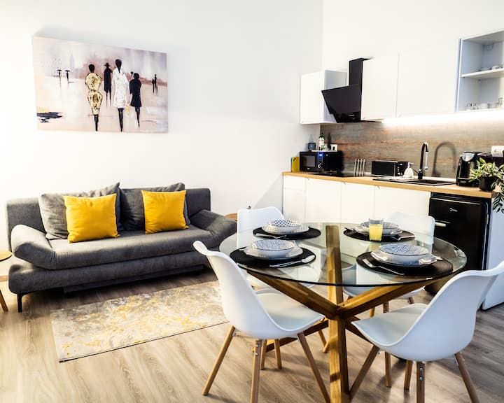 D52 - New Home In Downtown. - Budapest