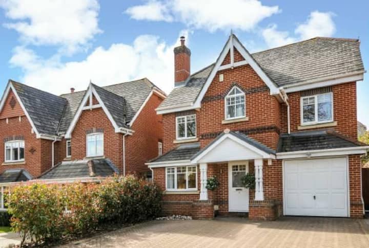 Fantastic Detached House - Central Windsor - Slough
