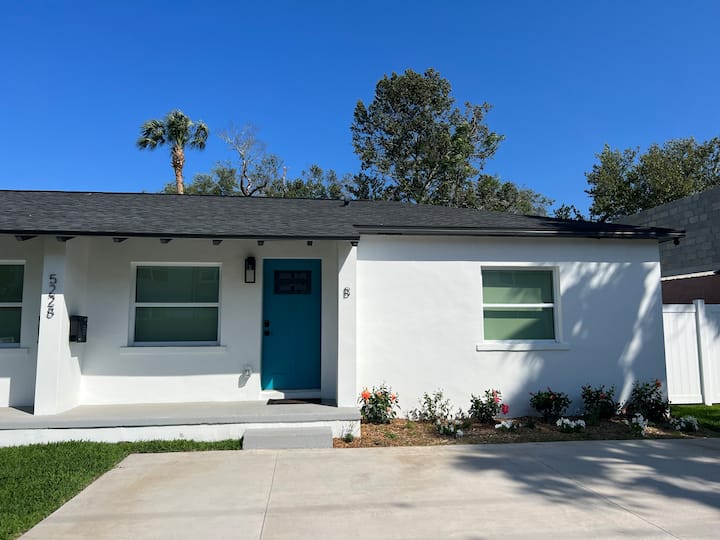 South Tampa Home • Fenced Yard • Near Macdill Afb - Tampa