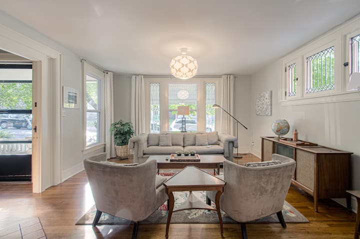 Perfect Location Near Nelson Gallery/plaza - Mission, KS