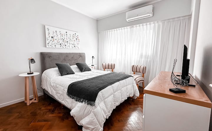 Apartamento Luminoso · A Metros De Puerto Madero - Buenos Aires