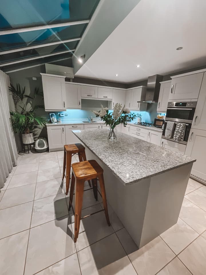 New 4 Bedroom Countryside Home - Chippenham