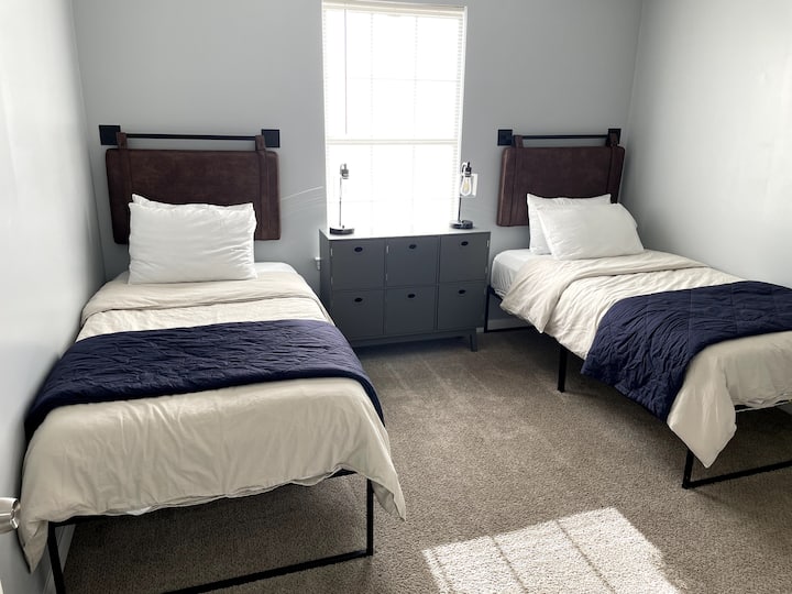 4bd/3bth Home Near Atl Airport. - Riverdale, GA