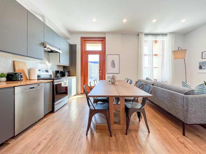 Designer Room A - Downtown Mtl - Montreal