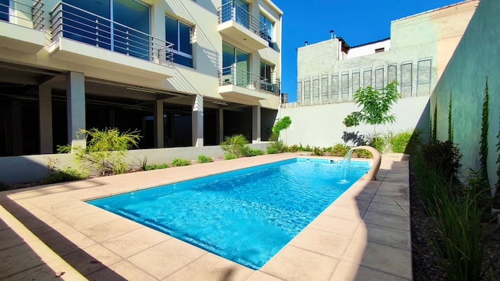 Moderno Y Luminoso Depto Con Piscina Y Cochera - Mendoza