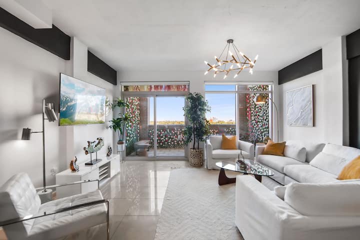 Botanical Villa - Miami, FL