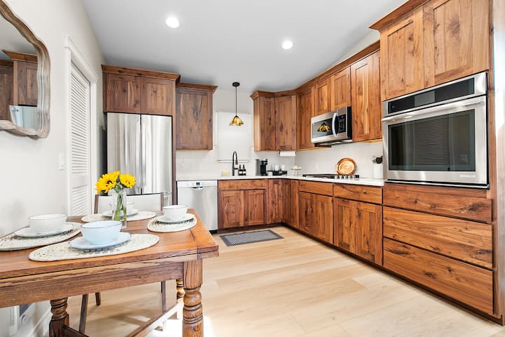 The Blue Spruce Dt Luxe Cottage - Colorado Springs