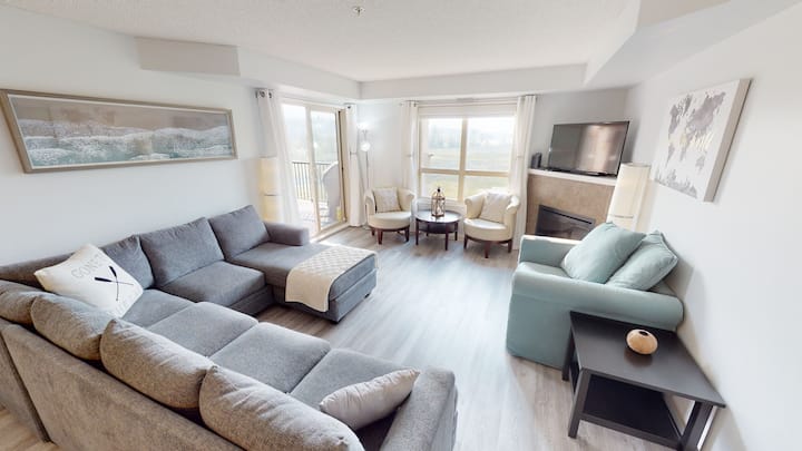 Cozy Lakeview Condo - インヴァーミア