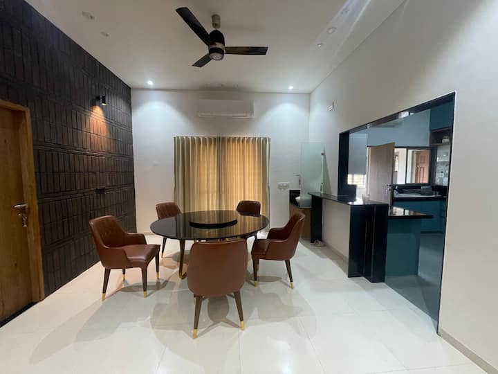 Homely Home 2 Only For Female - Ahmedabad