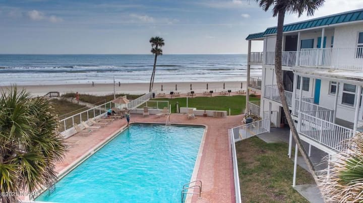 Daytona Beach Condo-1st Floor - Daytona Beach, FL