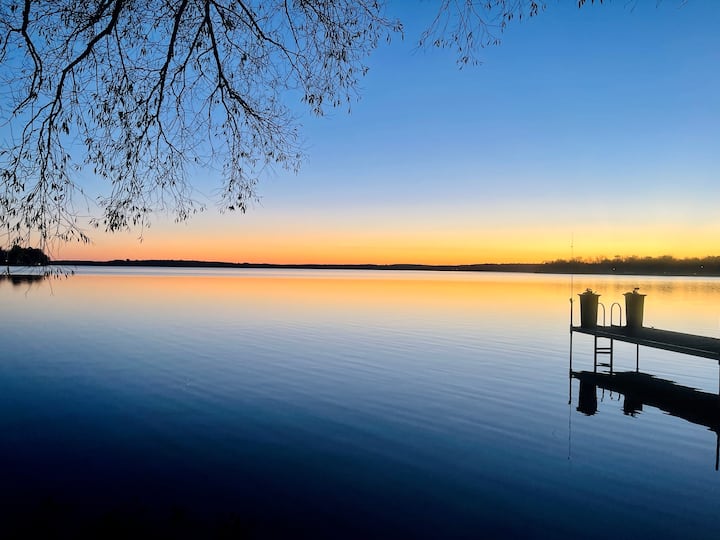 Smoke On The Water ~ Luxury Waterfront Rental - Orillia
