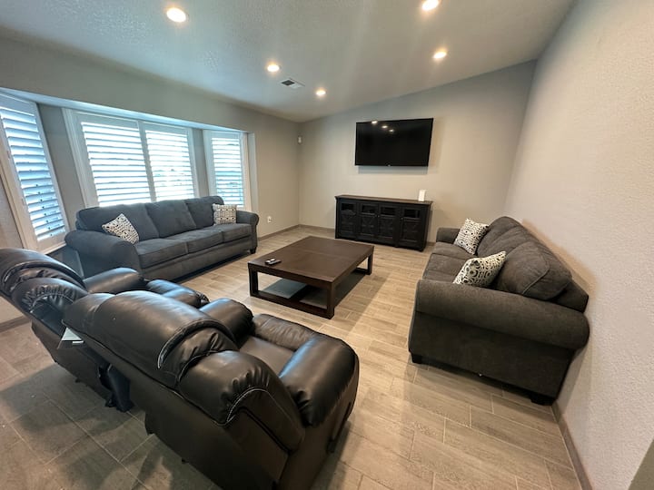La Purisima-spacious 4bd Near Downtown Merced - 머세드