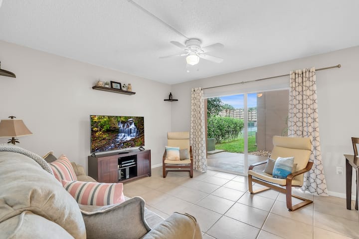 Cozy Beachside Condo - Cocoa Beach, FL