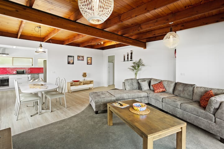 2-person Surf Beach Studio App - Smiths Beach