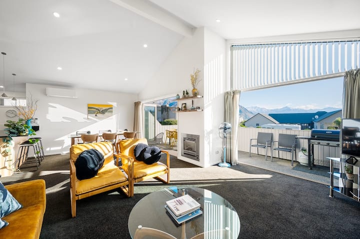 Spacious Six-guest Townhouse - Wanaka
