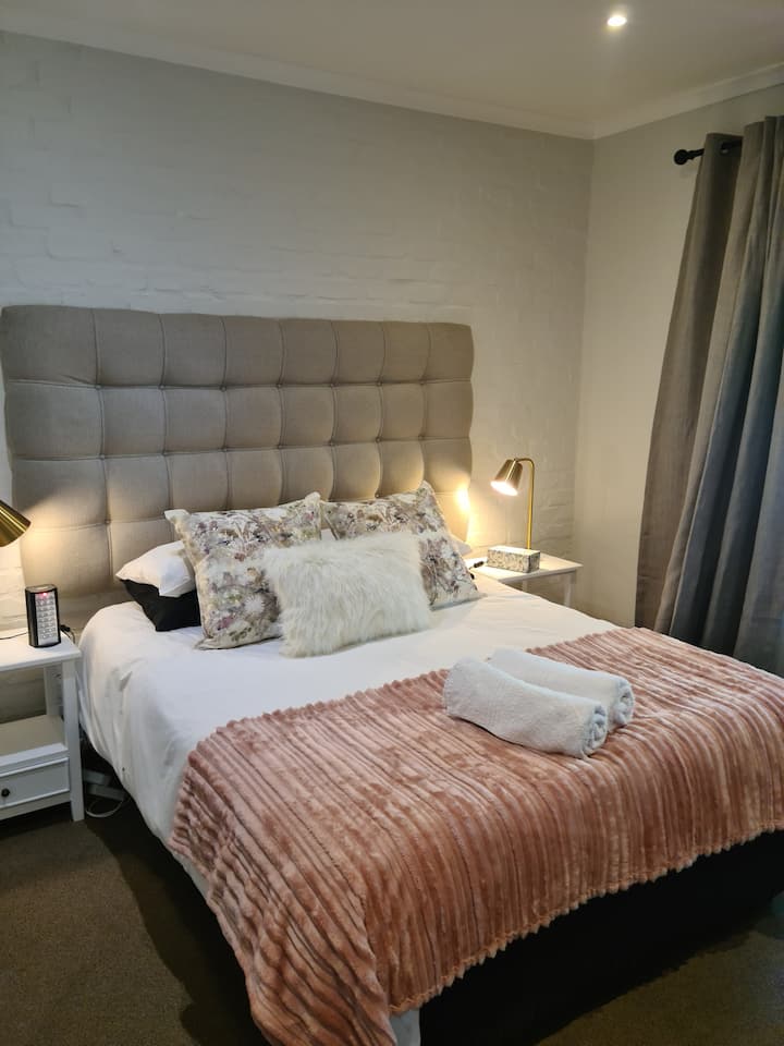 Sun Breeze Farm Cottage - Franschhoek