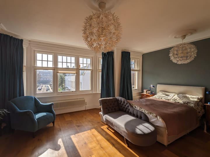 3/4 Bedroom House - Eastbourne