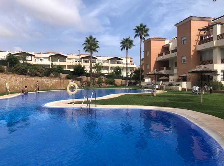 Luminoso Piso Con Gran Terraza Y Vistas - Benalmádena