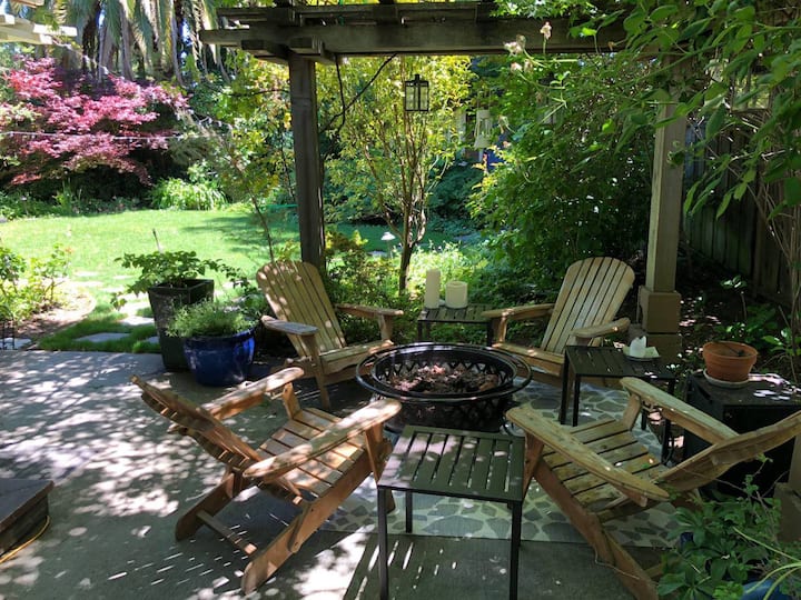 Ranch House With Secluded Garden - Redwood City, CA
