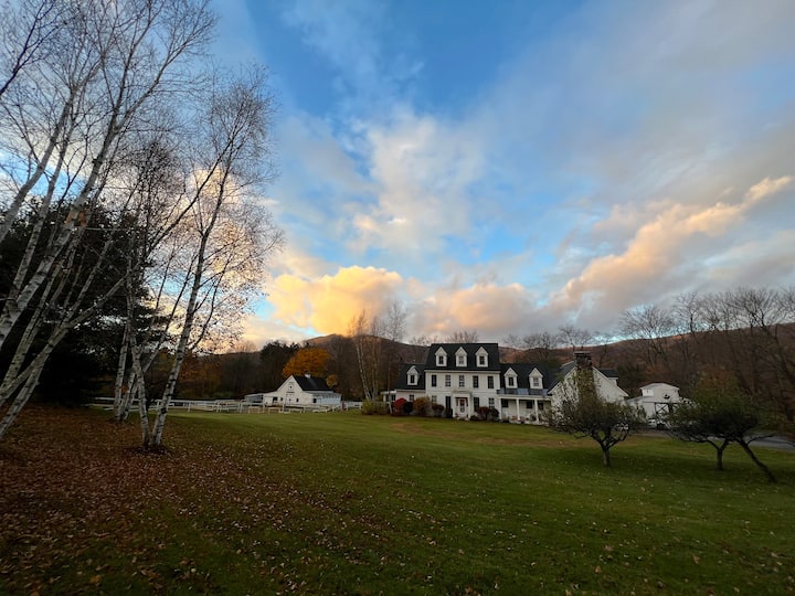 Modern Farm In Dorset Village - Bromley Mountain, VT