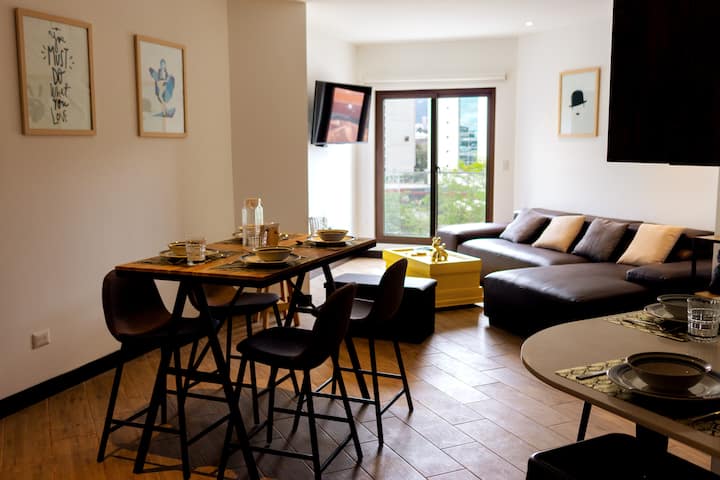 Lujoso, Moderno Y Centrico (Z10) - Guatemala