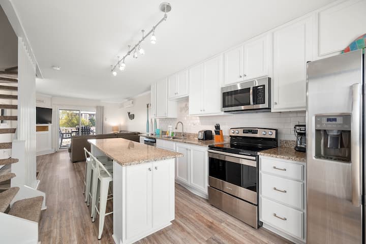 Bay Views-3 Bedroom-4 Balconies - Ocean City, MD