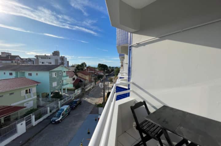 Suíte Com Cama Queen C/ Café Da Manhã à 150m Praia - Florianópolis