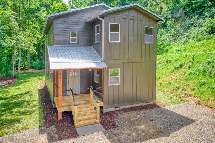 Downtown Hot-tub/private/fenced Yard! Walk To Town - Waynesville