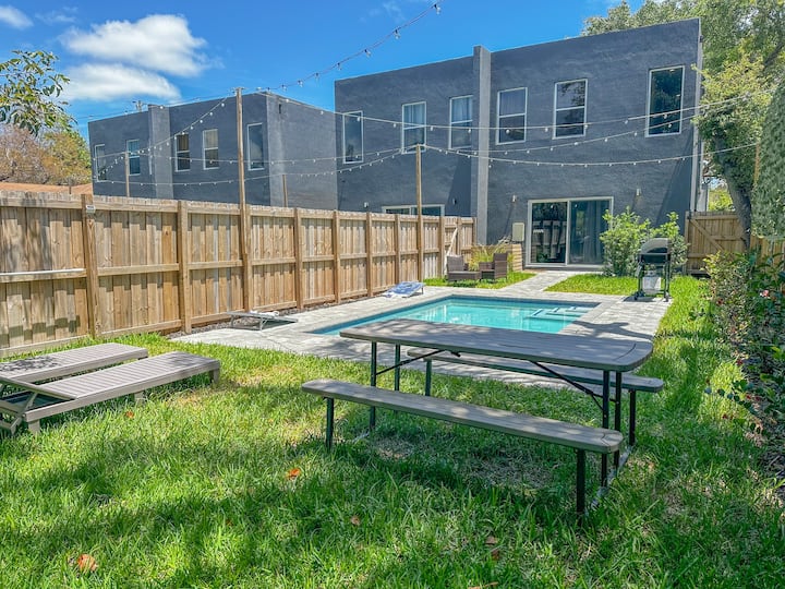 Carter House - A Rustic Pool House - Miami