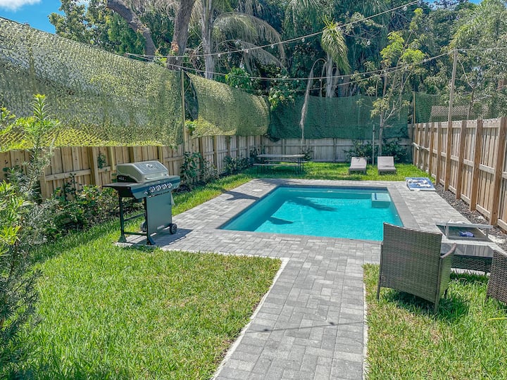 Carter House - A Rustic Pool House - Miami