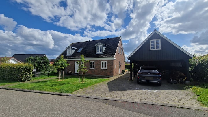 Hus Med Have 600m Fra Stranden - Tanska