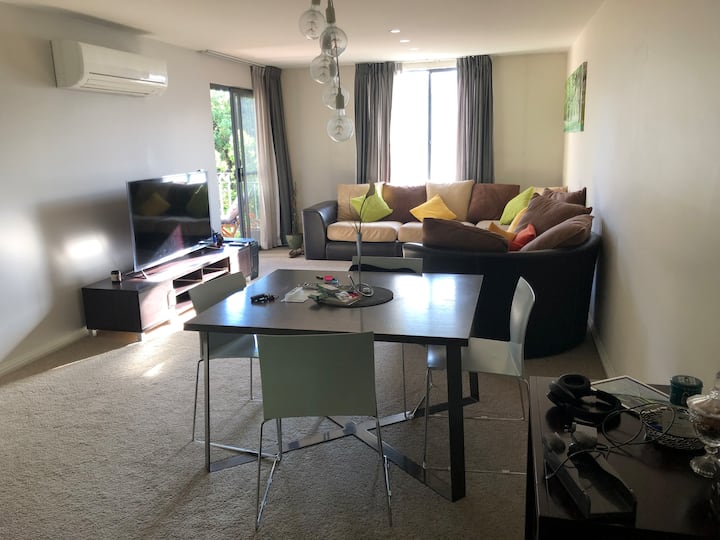 Make Yourself Feel At Home! - Canberra