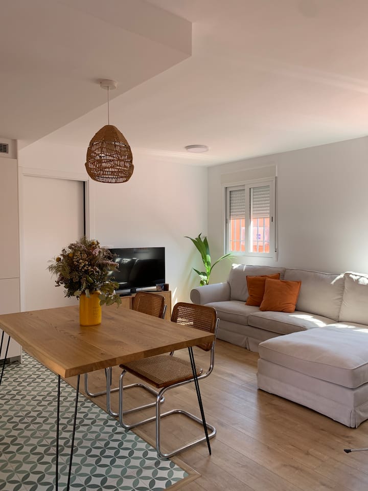 Apartamento En Valencia: Reformado Con Terraza - Valencia