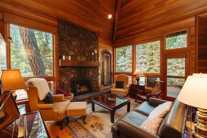 Black Butte Mountain Retreat W/ Private Sauna - Black Butte Ranch, OR