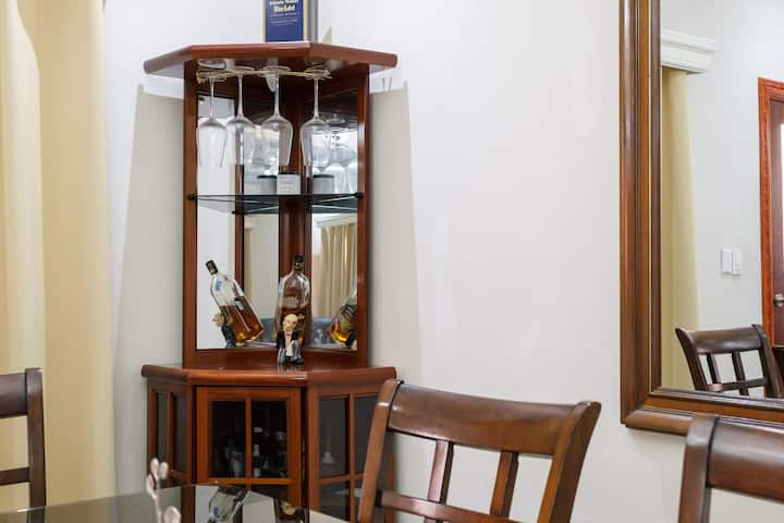 Beautiful Spacious Home-perfect For Large Groups! - Choloma