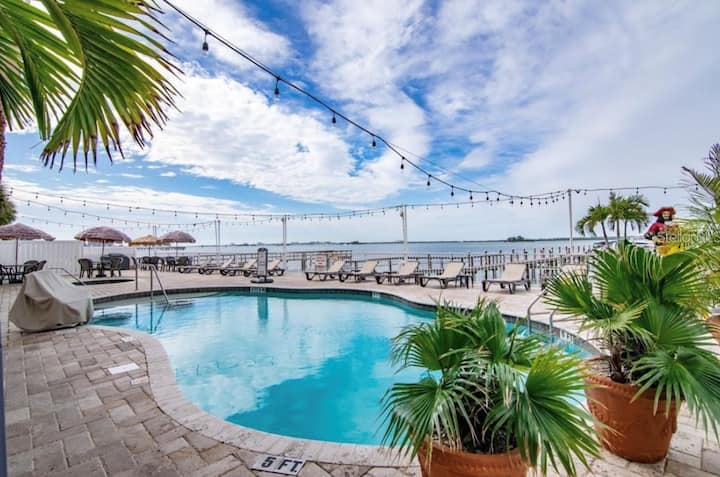 Dunedin Condo On The Water - Dunedin, FL
