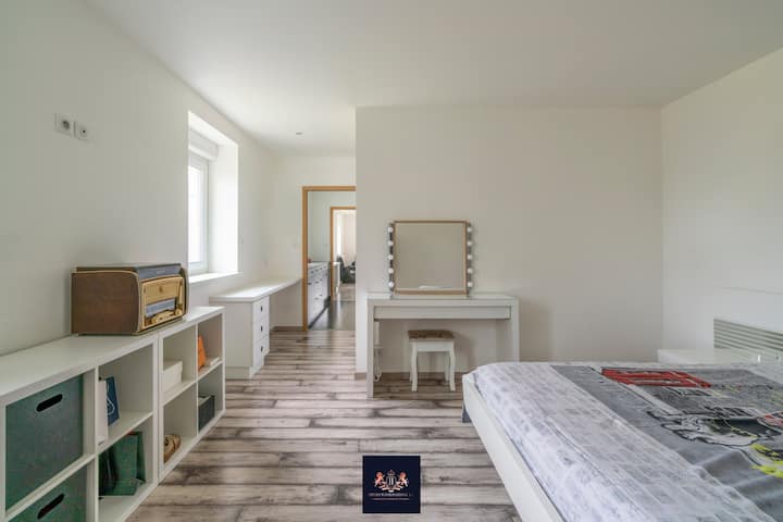 Deux Chambres
Salle De Bain - Meurthe-et-Moselle