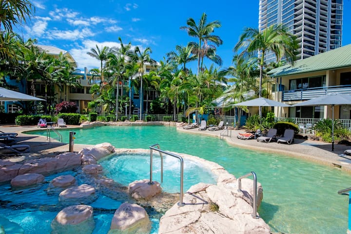 Resort Penthouse, Heated Pool, Spas, Beach, Pets - 