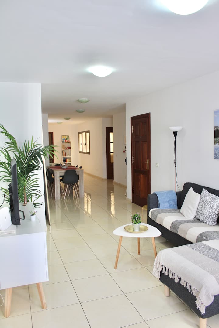 La Guarida De Alcalán En Tenerife. - Tenerife