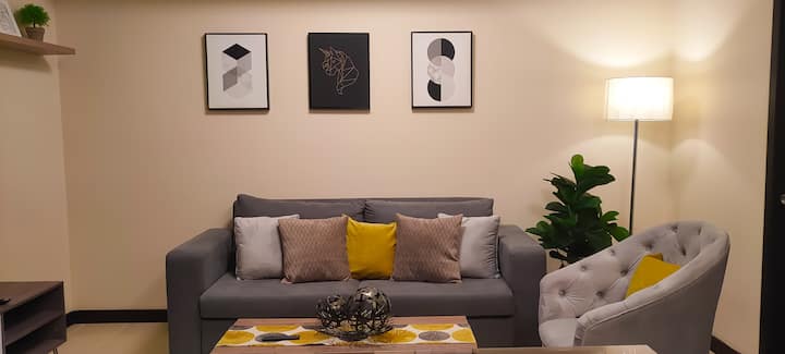 2 Br San Lorenzo Place Condo Unit - 馬卡蒂