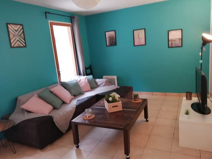 Une Chambre Fille Dans Une Colocation D'étudiantes - Trégueux