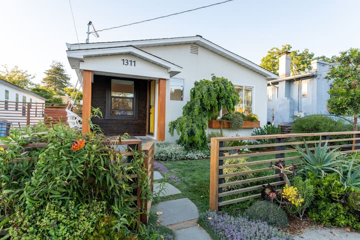Bright Berkeley House Across From San Pablo Park - Berkeley