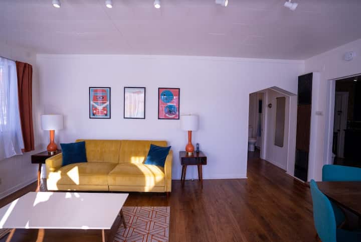 Luxury Downtown Lyons Two Bedroom Casita - Lyons, CO