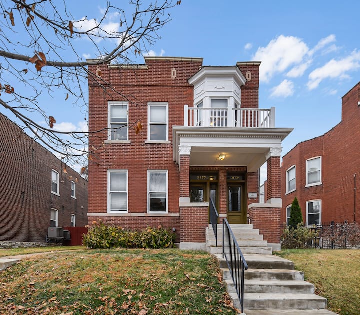 Historic 2b2b Near Forest Park - Clayton, MO