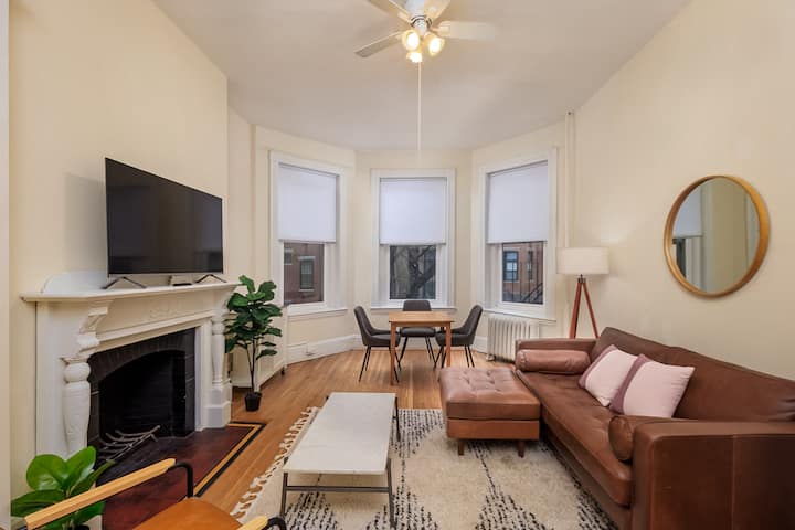 Cozy Back Bay | 1br / 1bath! - Arlington