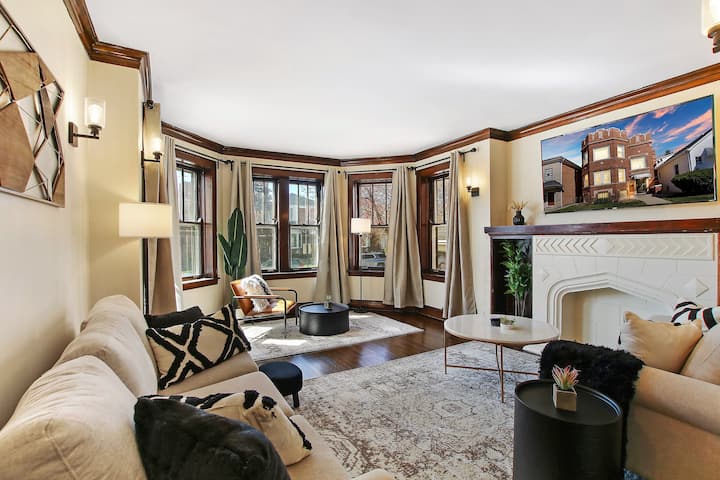 Chic 3br - Historic Haven, Near O’hare & Downtown - Skokie, IL