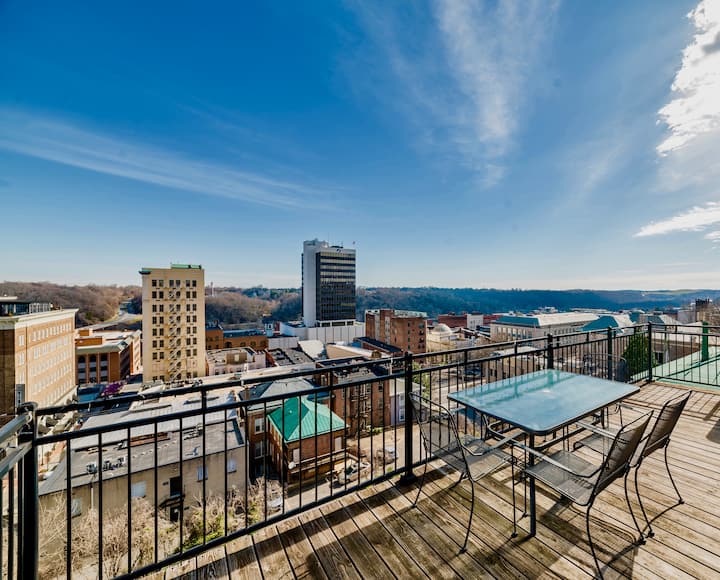 Historic Mansion Loft | Private Balcony | Firepit - リンチバーグ, VA