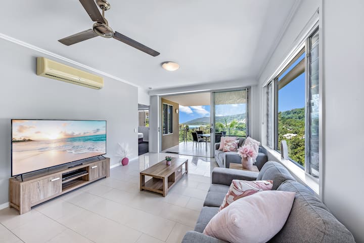 Absolutely Gorgeous 2 Bed Apartment - Ocean Views - Airlie Beach
