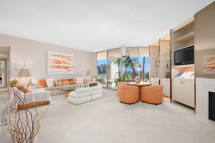 Gorgeous Mid-centry Private Golf - Rancho Mirage, CA